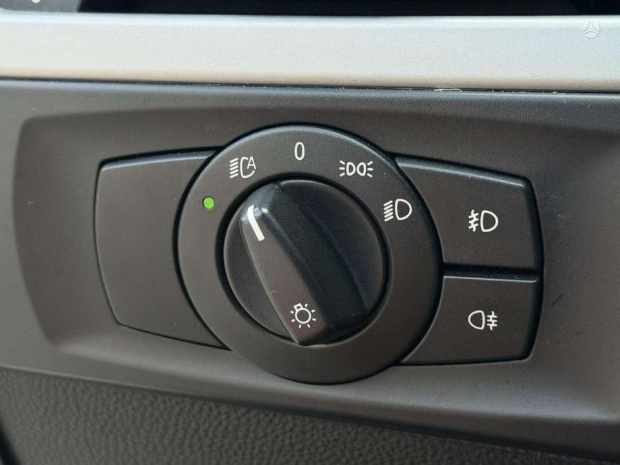 Melns BMW 325 2008 Kauņa, ar dzinēja tilpumu 2.99 L un nobraukumu 333 tūkst. km par 4000 €, foto 16 vietnē AUTOMOTO.COM.LV