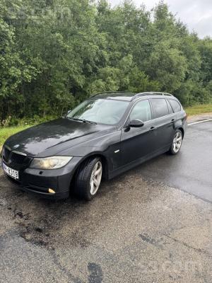 Black BMW 325 2008 in Aizkraukle, with an engine capacity of 3.00 L and mileage of 399 thousand km for 3200 €, photo 3 on AUTOMOTO.COM.LV