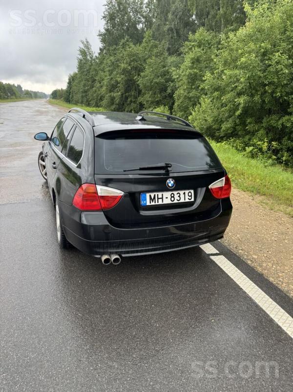 Черный БМВ 325 2008 в Айзкраукле, объемом двигателя 3.00 л и пробегом 399 тыс. км за 3200 €, фото 3 на AUTOMOTO.COM.LV