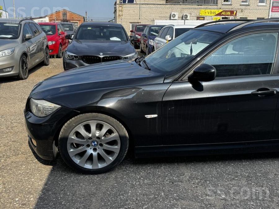 Black BMW 325 2008 in Daugavpils, with an engine capacity of 3.00 L and mileage of 0 thousand km for 4450 €, photo 8 on AUTOMOTO.COM.LV
