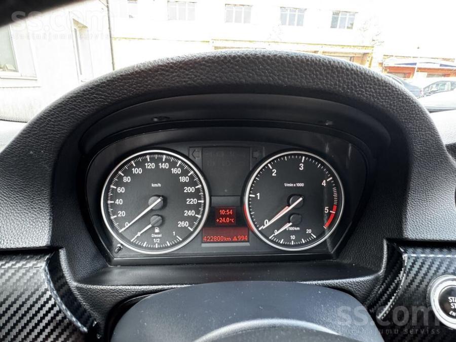 Black BMW 325 2008 in Daugavpils, with an engine capacity of 3.00 L and mileage of 0 thousand km for 4450 €, photo 15 on AUTOMOTO.COM.LV