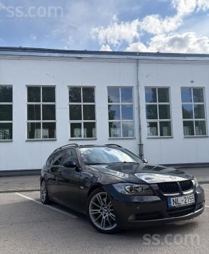 Black BMW 325 2008 in Riga, with an engine capacity of 3.00 L and mileage of 440 thousand km for 4450 €, photo 4 on AUTOMOTO.COM.LV
