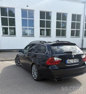 Black BMW 325 2008 in Riga, with an engine capacity of 3.00 L and mileage of 440 thousand km for 4450 €, photo 5 on AUTOMOTO.COM.LV