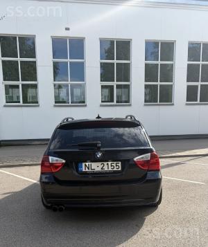 Black BMW 325 2008 in Riga, with an engine capacity of 3.00 L and mileage of 440 thousand km for 4450 €, photo 6 on AUTOMOTO.COM.LV