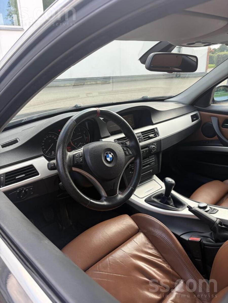 Black BMW 325 2008 in Riga, with an engine capacity of 3.00 L and mileage of 440 thousand km for 4450 €, photo 7 on AUTOMOTO.COM.LV