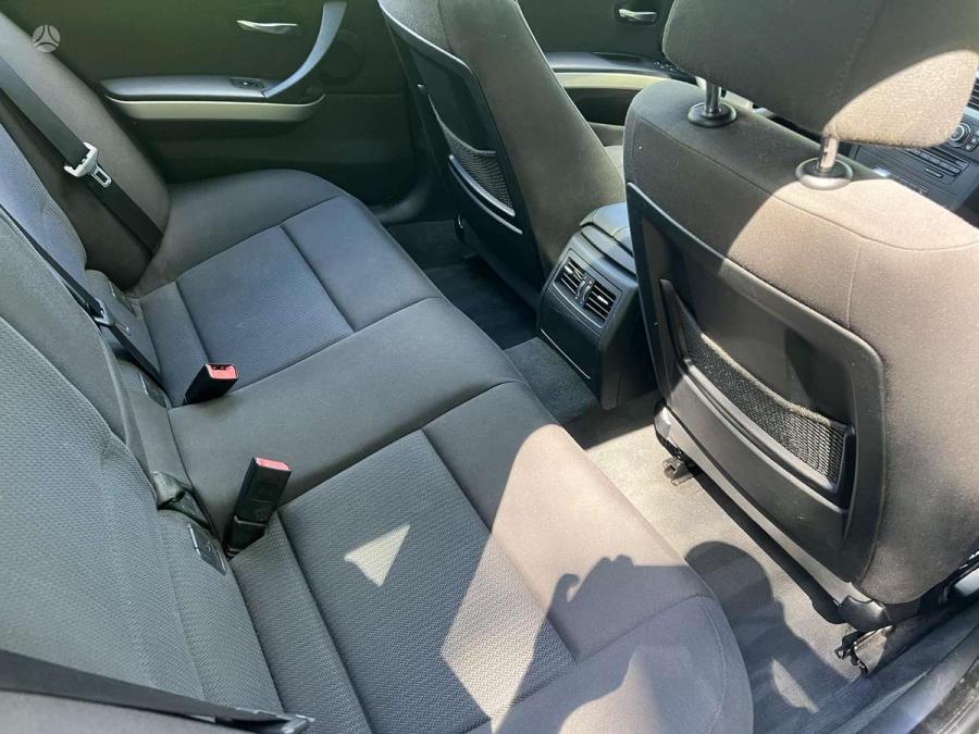 Melns BMW 325 2008 Utena, ar dzinēja tilpumu 2.99 L un nobraukumu 367 tūkst. km par 4999 €, foto 12 vietnē AUTOMOTO.COM.LV