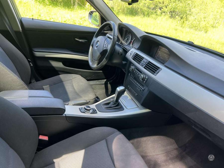Melns BMW 325 2008 Utena, ar dzinēja tilpumu 2.99 L un nobraukumu 367 tūkst. km par 4999 €, foto 13 vietnē AUTOMOTO.COM.LV