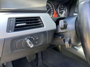 Melns BMW 325 2008 Utena, ar dzinēja tilpumu 2.99 L un nobraukumu 367 tūkst. km par 4999 €, foto 16 vietnē AUTOMOTO.COM.LV