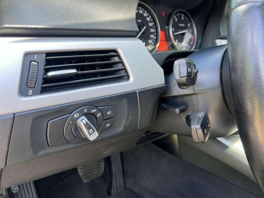 Melns BMW 325 2008 Utena, ar dzinēja tilpumu 2.99 L un nobraukumu 367 tūkst. km par 4999 €, foto 16 vietnē AUTOMOTO.COM.LV