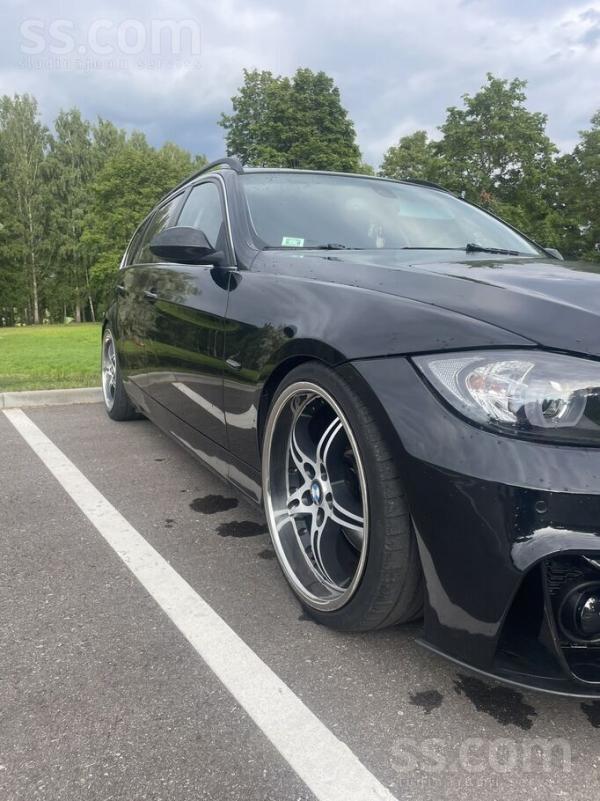 Melns BMW 325 2008 Alūksne, ar dzinēja tilpumu 3.00 L un nobraukumu 0 tūkst. km par 5500 €, foto 4 vietnē AUTOMOTO.COM.LV