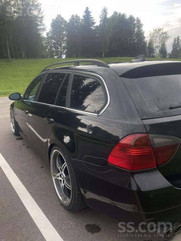 Melns BMW 325 2008 Alūksne, ar dzinēja tilpumu 3.00 L un nobraukumu 0 tūkst. km par 5500 €, foto 7 vietnē AUTOMOTO.COM.LV