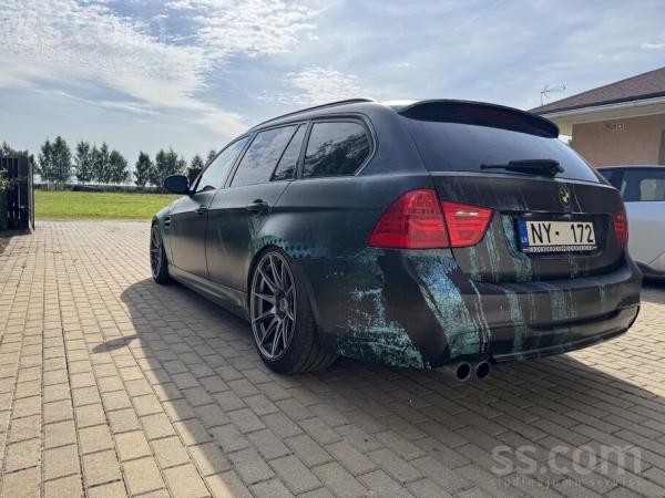 Melns BMW 325 2008 Bauska, ar dzinēja tilpumu 3.00 L un nobraukumu 443 tūkst. km par 6700 €, foto 4 vietnē AUTOMOTO.COM.LV