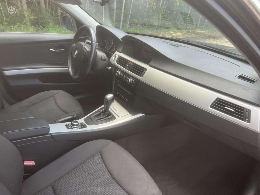 Melns BMW 325 2008 Utena, ar dzinēja tilpumu 2.99 L un nobraukumu 367 tūkst. km par 4699 €, foto 12 vietnē AUTOMOTO.COM.LV