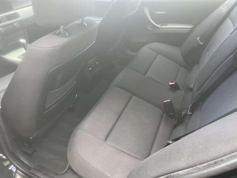 Melns BMW 325 2008 Utena, ar dzinēja tilpumu 2.99 L un nobraukumu 367 tūkst. km par 4699 €, foto 13 vietnē AUTOMOTO.COM.LV
