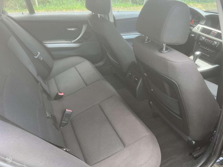 Melns BMW 325 2008 Utena, ar dzinēja tilpumu 2.99 L un nobraukumu 367 tūkst. km par 4699 €, foto 14 vietnē AUTOMOTO.COM.LV