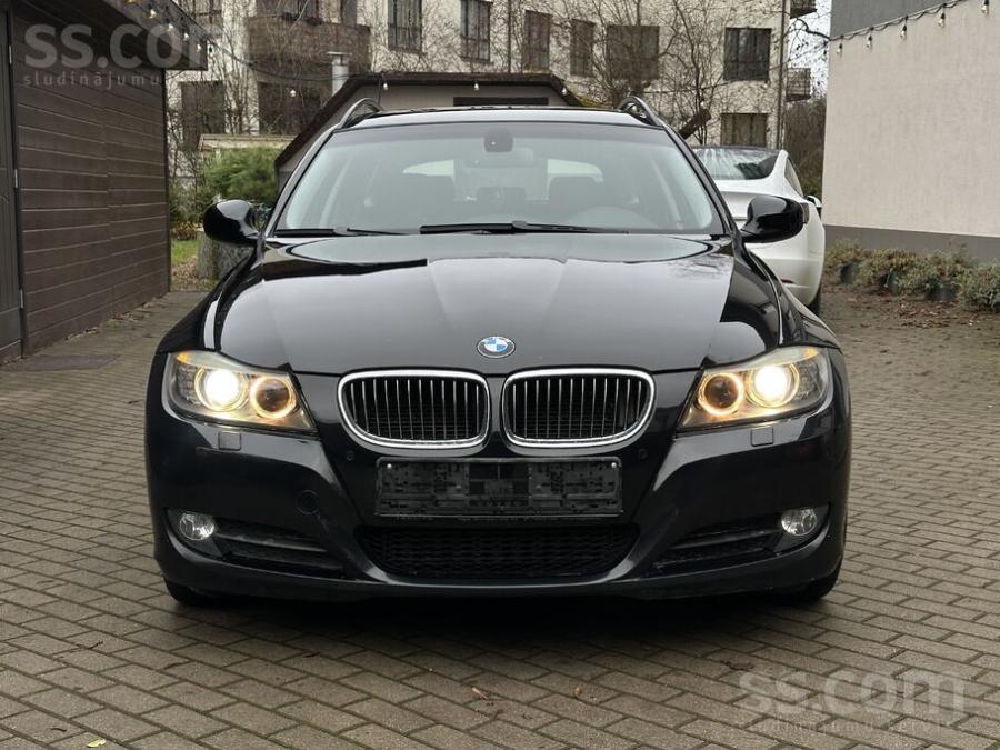 Black BMW 325 2009 in Riga, with an engine capacity of 3.00 L and mileage of 0 thousand km for 7100 €, photo 2 on AUTOMOTO.COM.LV