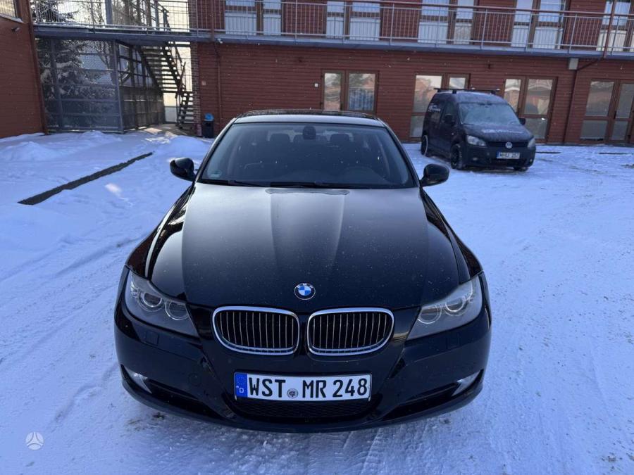 Black BMW 325 2009 in Marijampole, with an engine capacity of 2.99 L and mileage of 315 thousand km for 5650 €, photo 2 on AUTOMOTO.COM.LV