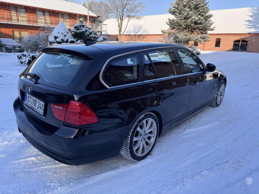 Black BMW 325 2009 in Marijampole, with an engine capacity of 2.99 L and mileage of 315 thousand km for 5650 €, photo 4 on AUTOMOTO.COM.LV