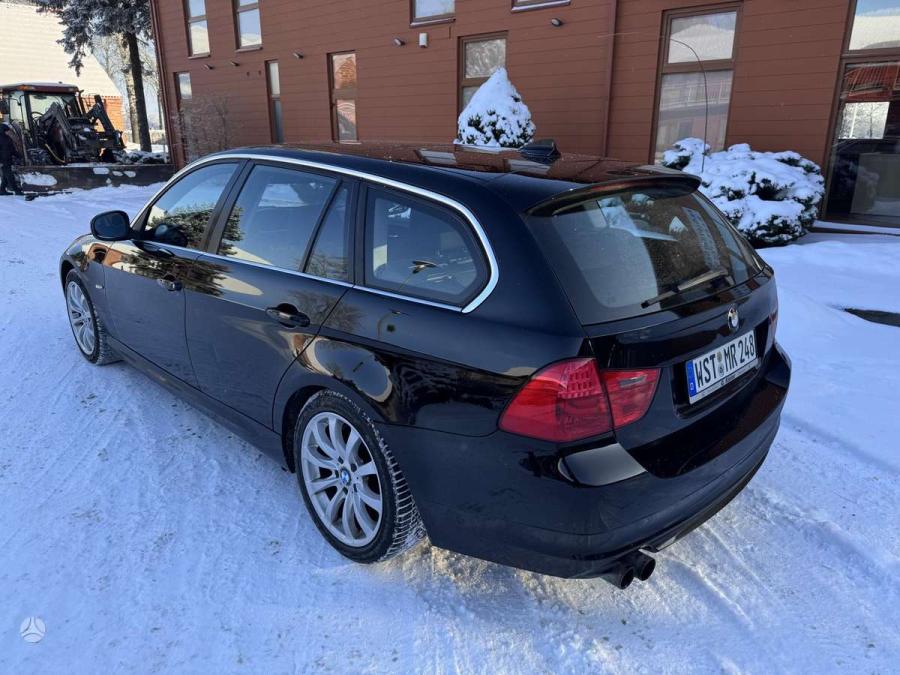 Black BMW 325 2009 in Marijampole, with an engine capacity of 2.99 L and mileage of 315 thousand km for 5650 €, photo 5 on AUTOMOTO.COM.LV