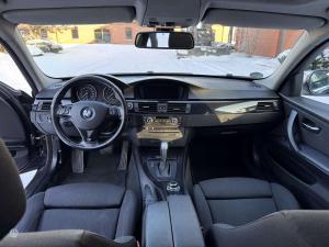 Black BMW 325 2009 in Marijampole, with an engine capacity of 2.99 L and mileage of 315 thousand km for 5650 €, photo 7 on AUTOMOTO.COM.LV