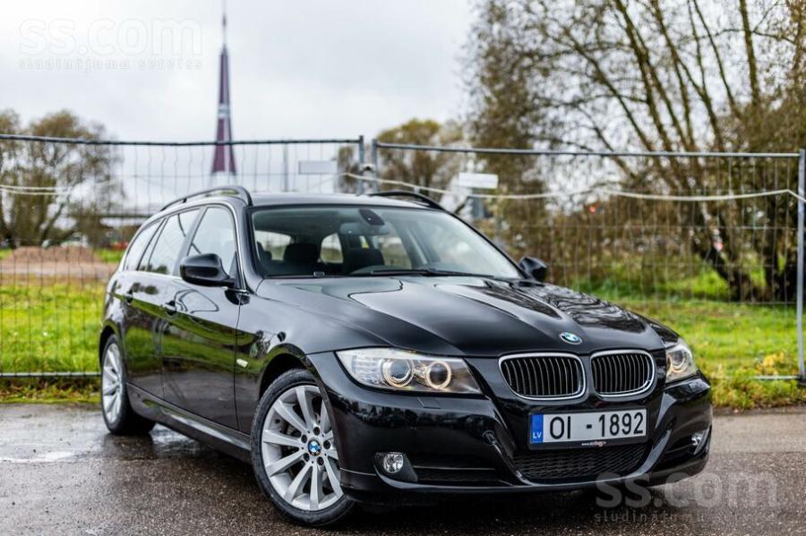 Black BMW 325 2009 in Riga, with an engine capacity of 3.00 L and mileage of 368 thousand km for 6990 €, photo 2 on AUTOMOTO.COM.LV