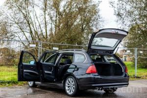 Black BMW 325 2009 in Riga, with an engine capacity of 3.00 L and mileage of 368 thousand km for 6990 €, photo 9 on AUTOMOTO.COM.LV