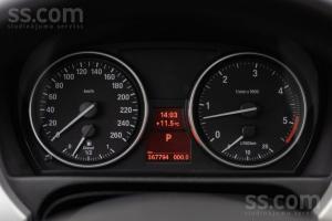 Black BMW 325 2009 in Riga, with an engine capacity of 3.00 L and mileage of 368 thousand km for 6990 €, photo 17 on AUTOMOTO.COM.LV