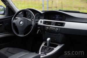 Black BMW 325 2009 in Riga, with an engine capacity of 3.00 L and mileage of 368 thousand km for 6990 €, photo 27 on AUTOMOTO.COM.LV