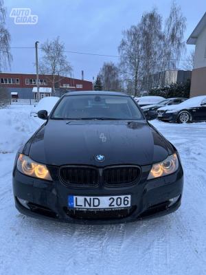 Melns BMW 325 2009 Kauņa, ar dzinēja tilpumu 3.00 L un nobraukumu 379 tūkst. km par 5500 €, foto  vietnē AUTOMOTO.COM.LV