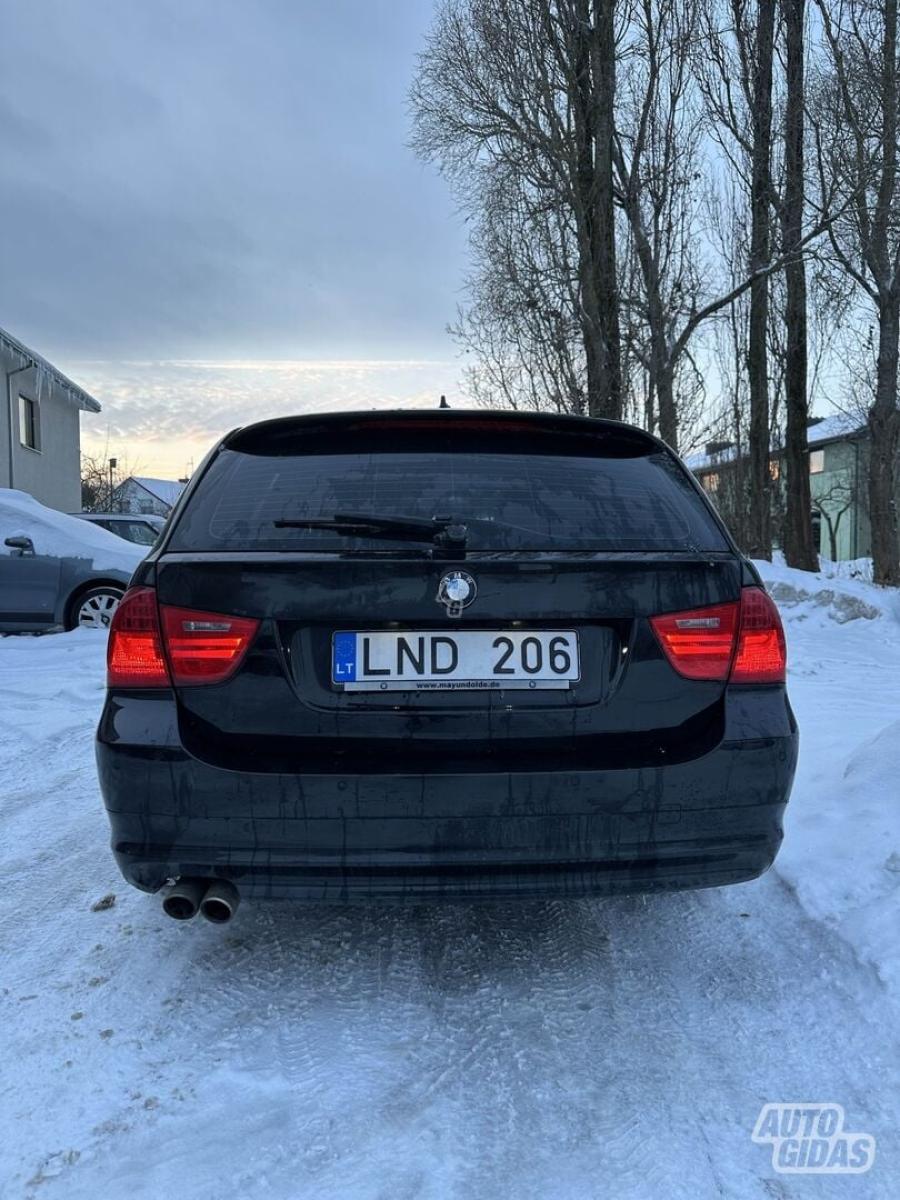 Melns BMW 325 2009 Kauņa, ar dzinēja tilpumu 3.00 L un nobraukumu 379 tūkst. km par 4500 €, foto 4 vietnē AUTOMOTO.COM.LV