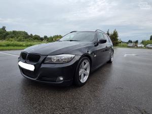 Melns BMW 325 2009 Pakruojis, ar dzinēja tilpumu 3.00 L un nobraukumu 346 tūkst. km par 6200 €, foto  vietnē AUTOMOTO.COM.LV
