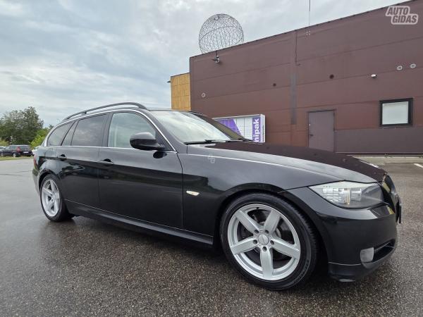 Black BMW 325 2009 in Pakruojis, with an engine capacity of 3.00 L and mileage of 346 thousand km for 5600 €, photo 4 on AUTOMOTO.COM.LV