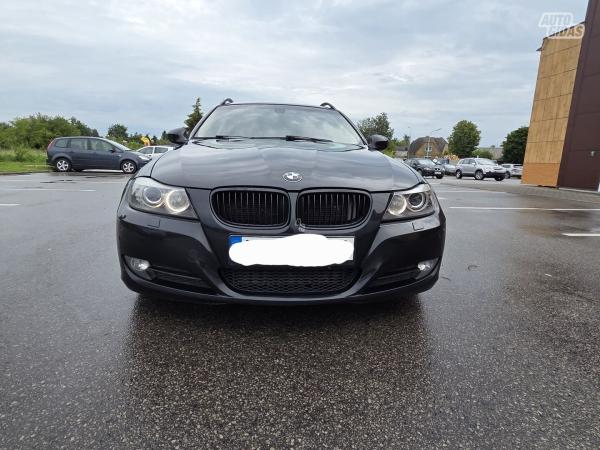 Black BMW 325 2009 in Pakruojis, with an engine capacity of 3.00 L and mileage of 346 thousand km for 5600 €, photo 5 on AUTOMOTO.COM.LV