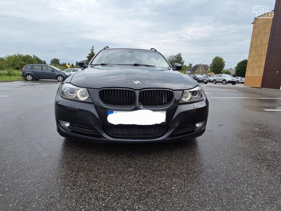 Black BMW 325 2009 in Pakruojis, with an engine capacity of 3.00 L and mileage of 346 thousand km for 5400 €, photo 5 on AUTOMOTO.COM.LV