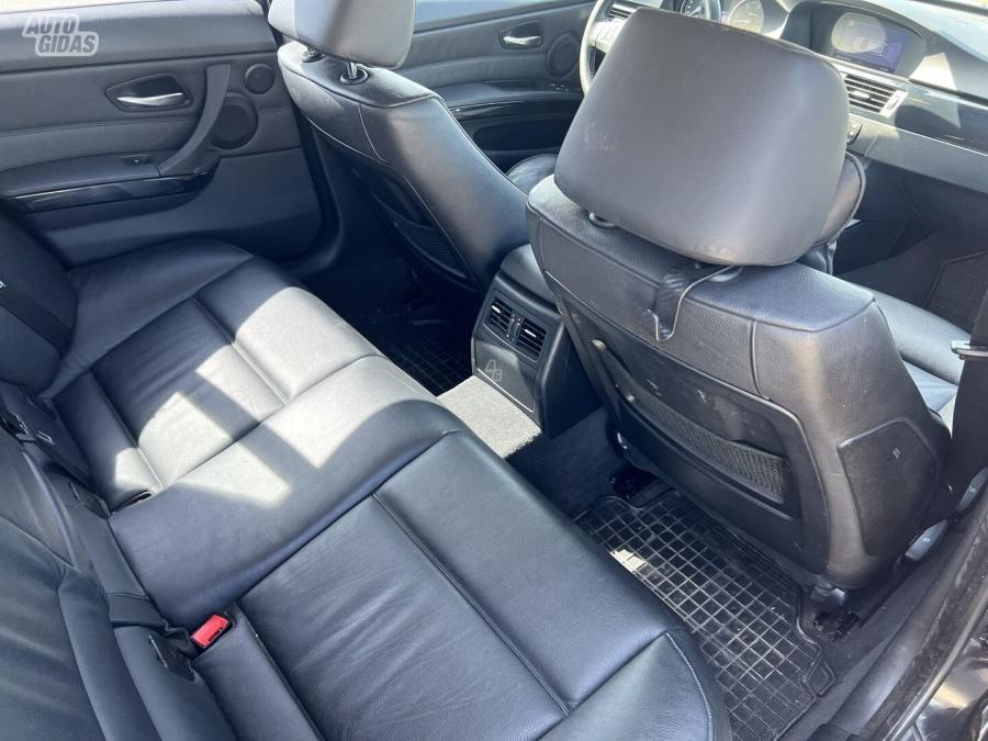 Melns BMW 325 2009 Kauņa, ar dzinēja tilpumu 3.00 L un nobraukumu 360 tūkst. km par 6500 €, foto 11 vietnē AUTOMOTO.COM.LV