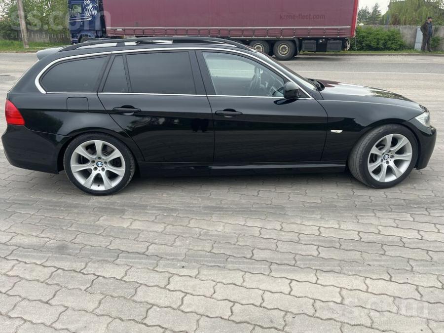 Black BMW 325 2009 in Jelgava, with an engine capacity of 3.00 L and mileage of 361 thousand km for 5300 €, photo 8 on AUTOMOTO.COM.LV