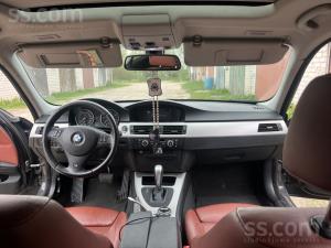 Black BMW 325 2009 in Jelgava, with an engine capacity of 3.00 L and mileage of 361 thousand km for 5300 €, photo 13 on AUTOMOTO.COM.LV