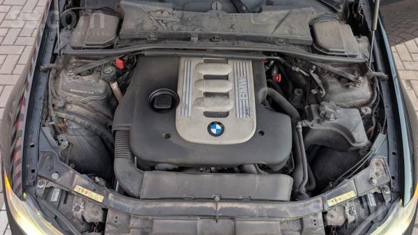 Black BMW 325 2009 in Riga, with an engine capacity of 3.00 L and mileage of 394 thousand km for 6500 €, photo 7 on AUTOMOTO.COM.LV