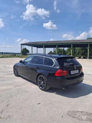 Melns BMW 325 2009 Šauļi, ar dzinēja tilpumu 2.99 L un nobraukumu 394 tūkst. km par 5000 €, foto 4 vietnē AUTOMOTO.COM.LV