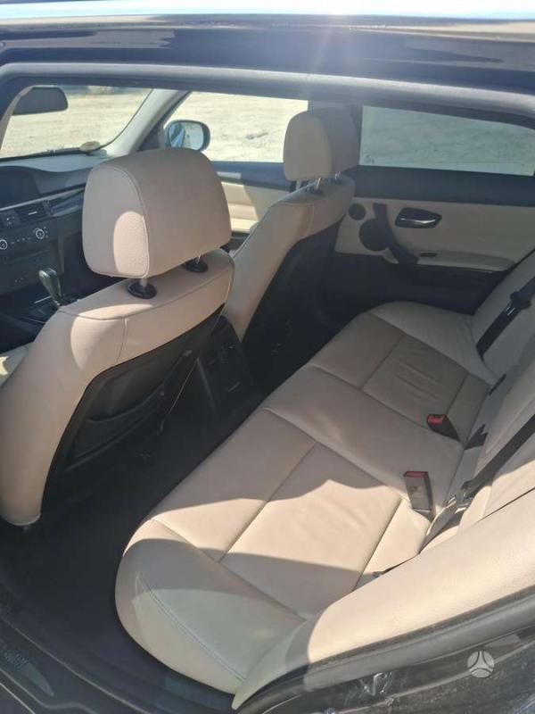 Melns BMW 325 2009 Šauļi, ar dzinēja tilpumu 2.99 L un nobraukumu 394 tūkst. km par 5000 €, foto 8 vietnē AUTOMOTO.COM.LV