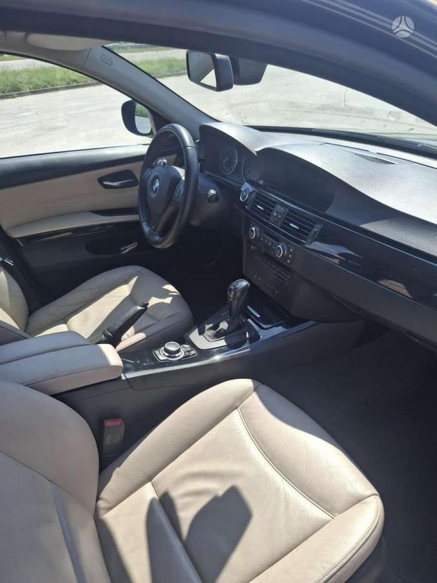 Melns BMW 325 2009 Šauļi, ar dzinēja tilpumu 2.99 L un nobraukumu 394 tūkst. km par 5000 €, foto 11 vietnē AUTOMOTO.COM.LV
