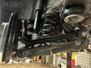 Black BMW 325 2009 in Riga, with an engine capacity of 3.00 L and mileage of 394 thousand km for 5500 €, photo 17 on AUTOMOTO.COM.LV