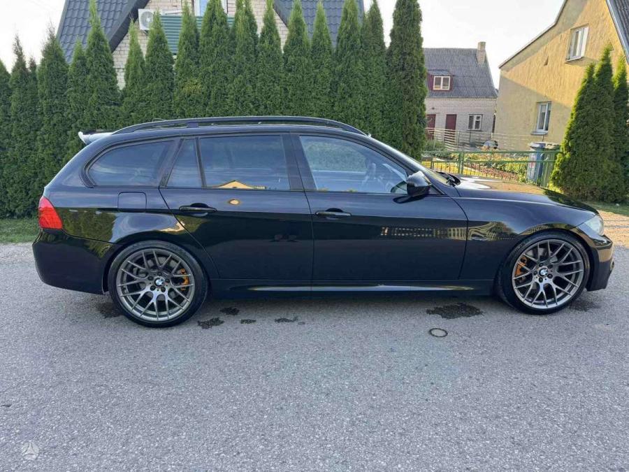 Melns BMW 325 2009 Kauņa, ar dzinēja tilpumu 2.99 L un nobraukumu 0 tūkst. km par 7500 €, foto 7 vietnē AUTOMOTO.COM.LV