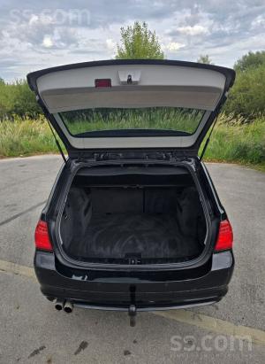 Melns BMW 325 2009 Jelgava, ar dzinēja tilpumu 3.00 L un nobraukumu 320 tūkst. km par 5500 €, foto 9 vietnē AUTOMOTO.COM.LV