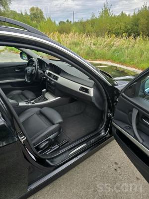 Melns BMW 325 2009 Jelgava, ar dzinēja tilpumu 3.00 L un nobraukumu 320 tūkst. km par 5500 €, foto 13 vietnē AUTOMOTO.COM.LV