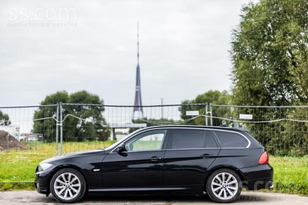 Black BMW 325 2010 in Riga, with an engine capacity of 3.00 L and mileage of 312 thousand km for 6990 €, photo 4 on AUTOMOTO.COM.LV