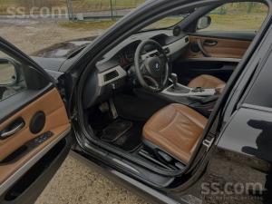 Melns BMW 325 2010 Cēsis, ar dzinēja tilpumu 3.00 L un nobraukumu 430 tūkst. km par 6000 €, foto 7 vietnē AUTOMOTO.COM.LV