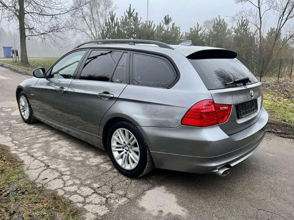 Black BMW 325 2010 in Kelme, with an engine capacity of 2.00 L and mileage of 247 thousand km for 3300 €, photo 4 on AUTOMOTO.COM.LV