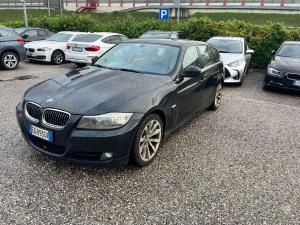 Black BMW 325 2010 in Kaunas, with an engine capacity of 2.99 L and mileage of 326 thousand km for 3800 €, photo 2 on AUTOMOTO.COM.LV