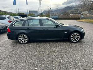 Black BMW 325 2010 in Kaunas, with an engine capacity of 2.99 L and mileage of 326 thousand km for 3800 €, photo 3 on AUTOMOTO.COM.LV